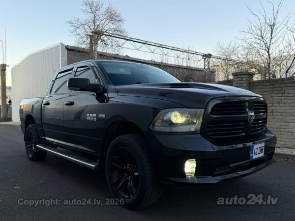 Melns Dodge RAM 2016 Hāpsalu, ar dzinēja tilpumu 5.70 L un nobraukumu 225 tūkst. km par 24000 €, foto 2 vietnē AUTOMOTO.COM.LV