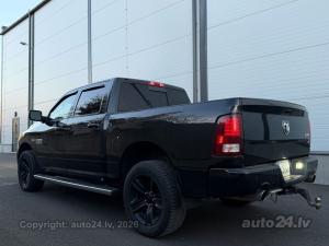 Black Dodge RAM 2016 in Haapsalu, with an engine capacity of 5.70 L and mileage of 225 thousand km for 24000 €, photo 4 on AUTOMOTO.COM.LV
