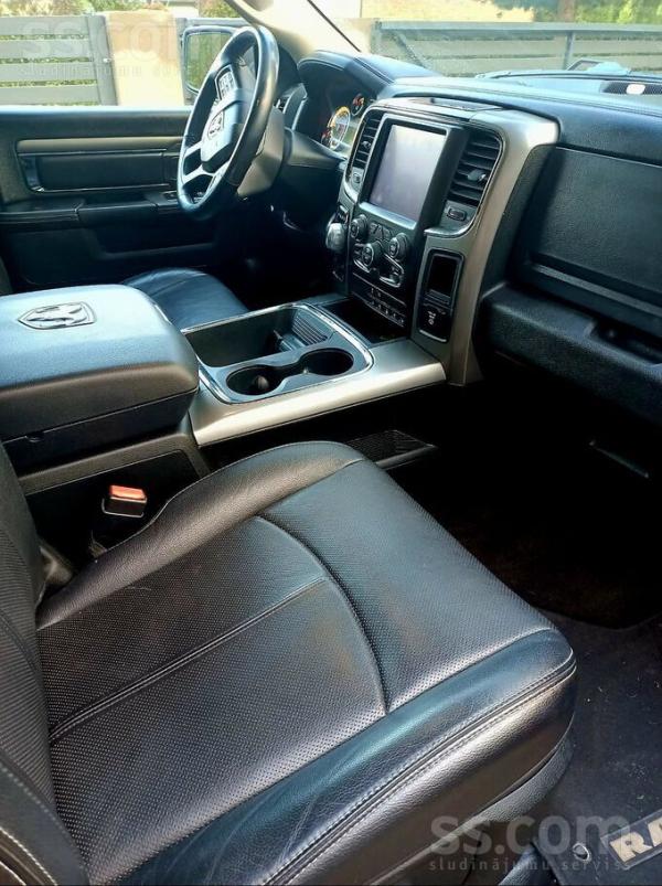 Black Dodge RAM 2018 in Jurmala, with an engine capacity of 5.70 L and mileage of 183 thousand km for 26000 €, photo 5 on AUTOMOTO.COM.LV