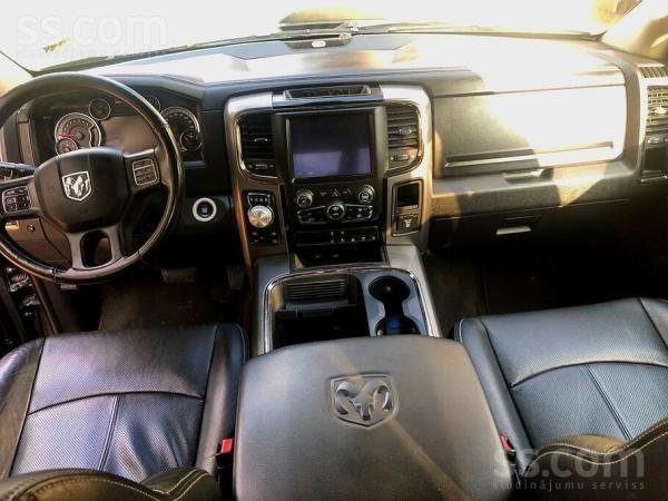 Black Dodge RAM 2018 in Jurmala, with an engine capacity of 5.70 L and mileage of 183 thousand km for 26000 €, photo 7 on AUTOMOTO.COM.LV