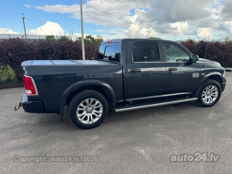Black Dodge RAM 2018 in Tallinn, with an engine capacity of 5.70 L and mileage of 241 thousand km for 24790 €, photo 6 on AUTOMOTO.COM.LV