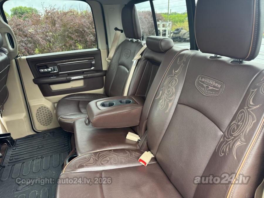 Black Dodge RAM 2018 in Tallinn, with an engine capacity of 5.70 L and mileage of 241 thousand km for 24790 €, photo 12 on AUTOMOTO.COM.LV