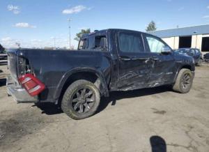 Melns Dodge RAM 2019 Klaipėda, ar dzinēja tilpumu 5.70 L un nobraukumu 116 tūkst. km par 14900 €, foto 3 vietnē AUTOMOTO.COM.LV