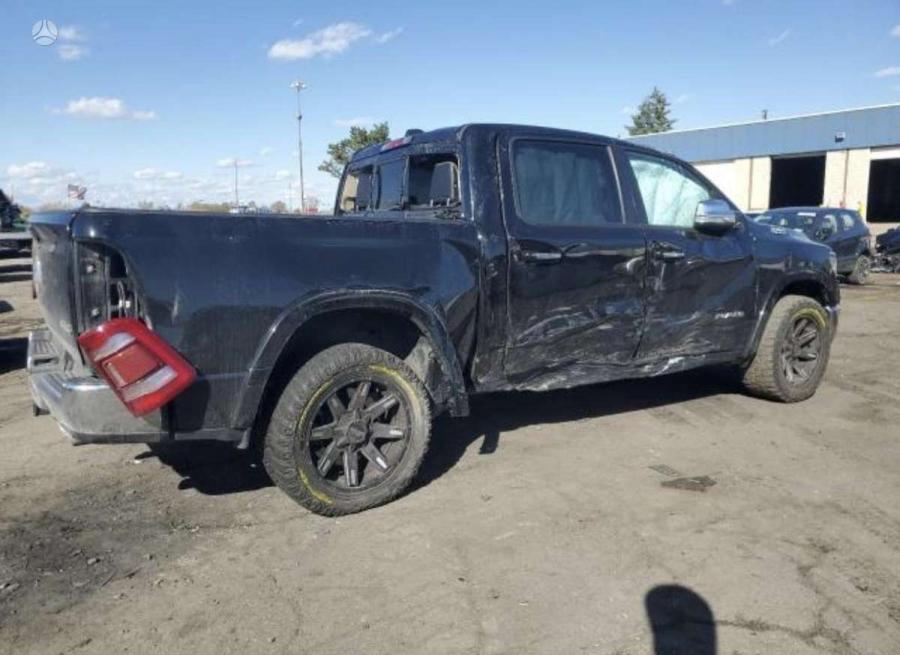 Melns Dodge RAM 2019 Klaipėda, ar dzinēja tilpumu 5.70 L un nobraukumu 116 tūkst. km par 14900 €, foto 3 vietnē AUTOMOTO.COM.LV