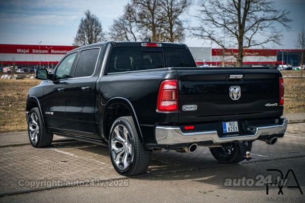 Black Dodge RAM 2020 in Riga, with an engine capacity of 3.00 L and mileage of 185 thousand km for 39990 €, photo 6 on AUTOMOTO.COM.LV