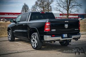 Black Dodge RAM 2020 in Riga, with an engine capacity of 3.00 L and mileage of 185 thousand km for 39990 €, photo 6 on AUTOMOTO.COM.LV