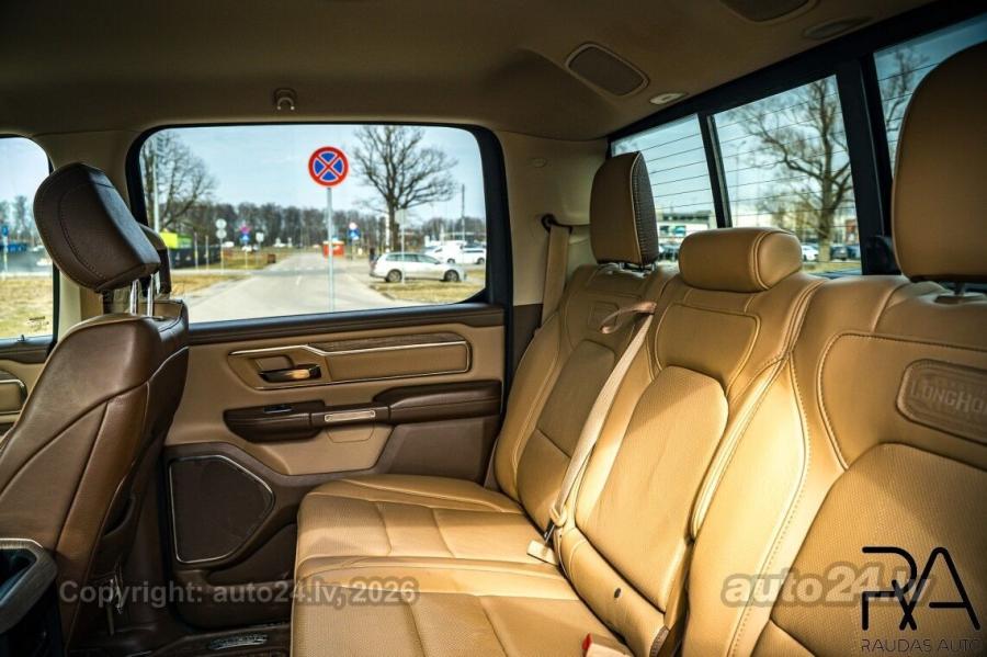 Black Dodge RAM 2020 in Riga, with an engine capacity of 3.00 L and mileage of 185 thousand km for 39990 €, photo 22 on AUTOMOTO.COM.LV