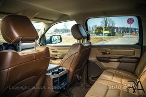 Black Dodge RAM 2020 in Riga, with an engine capacity of 3.00 L and mileage of 185 thousand km for 39990 €, photo 15 on AUTOMOTO.COM.LV