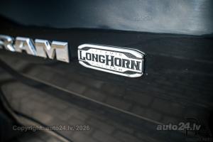 Black Dodge RAM 2020 in Riga, with an engine capacity of 3.00 L and mileage of 185 thousand km for 39990 €, photo 19 on AUTOMOTO.COM.LV