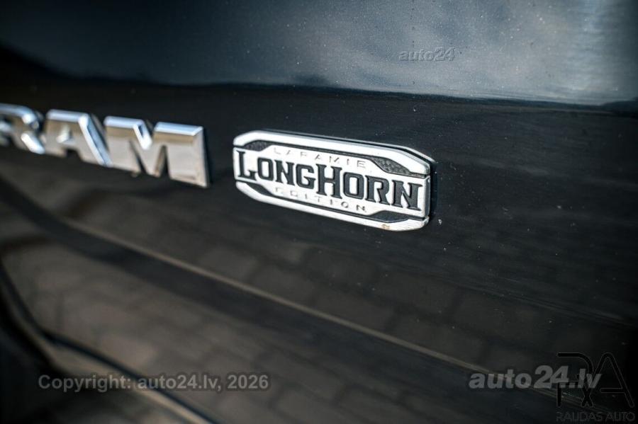 Black Dodge RAM 2020 in Riga, with an engine capacity of 3.00 L and mileage of 185 thousand km for 39990 €, photo 19 on AUTOMOTO.COM.LV