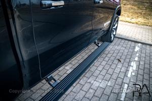 Black Dodge RAM 2020 in Riga, with an engine capacity of 3.00 L and mileage of 185 thousand km for 39990 €, photo 25 on AUTOMOTO.COM.LV