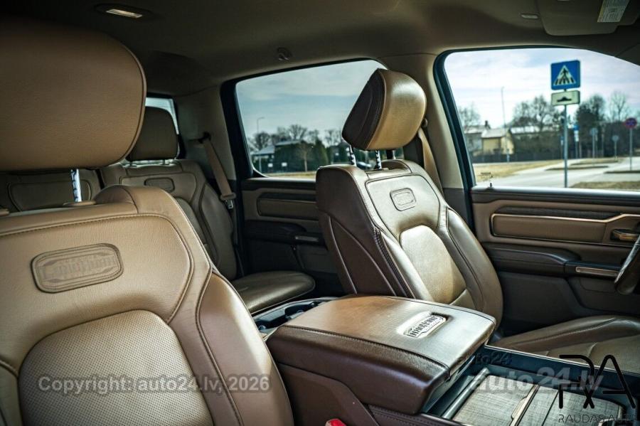 Black Dodge RAM 2020 in Riga, with an engine capacity of 3.00 L and mileage of 185 thousand km for 39990 €, photo 28 on AUTOMOTO.COM.LV