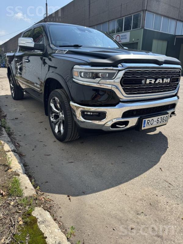 Додж РАМ 2020 в Рига на AUTOMOTO.COM.LV Черный Додж РАМ 2020 в Рига, объемом двигателя 5.70 л и пробегом 85 тыс. км за 42000 €, фото 3 на AUTOMOTO.COM.LV