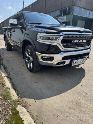 Melns Dodge RAM 2020 Rīga, ar dzinēja tilpumu 5.70 L un nobraukumu 85 tūkst. km par 42000 €, foto 3 vietnē AUTOMOTO.COM.LV