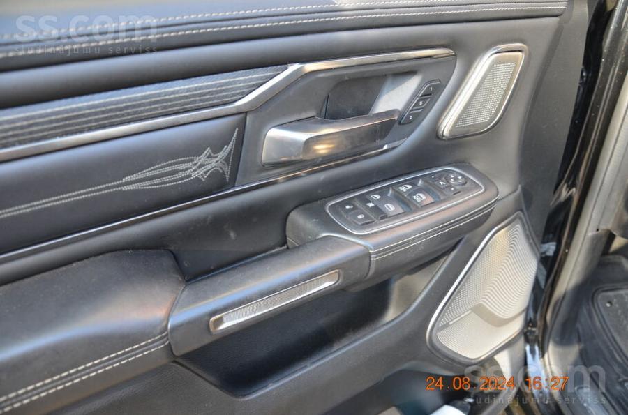Melns Dodge RAM 2020 Rīga, ar dzinēja tilpumu 5.70 L un nobraukumu 85 tūkst. km par 42000 €, foto 13 vietnē AUTOMOTO.COM.LV