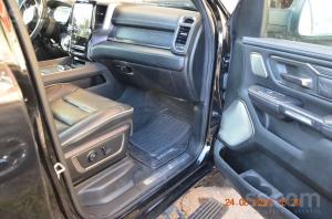 Melns Dodge RAM 2020 Rīga, ar dzinēja tilpumu 5.70 L un nobraukumu 85 tūkst. km par 42000 €, foto 14 vietnē AUTOMOTO.COM.LV