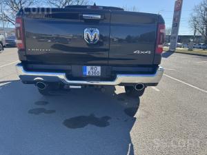 Melns Dodge RAM 2020 Rīga, ar dzinēja tilpumu 5.70 L un nobraukumu 85 tūkst. km par 42000 €, foto 15 vietnē AUTOMOTO.COM.LV