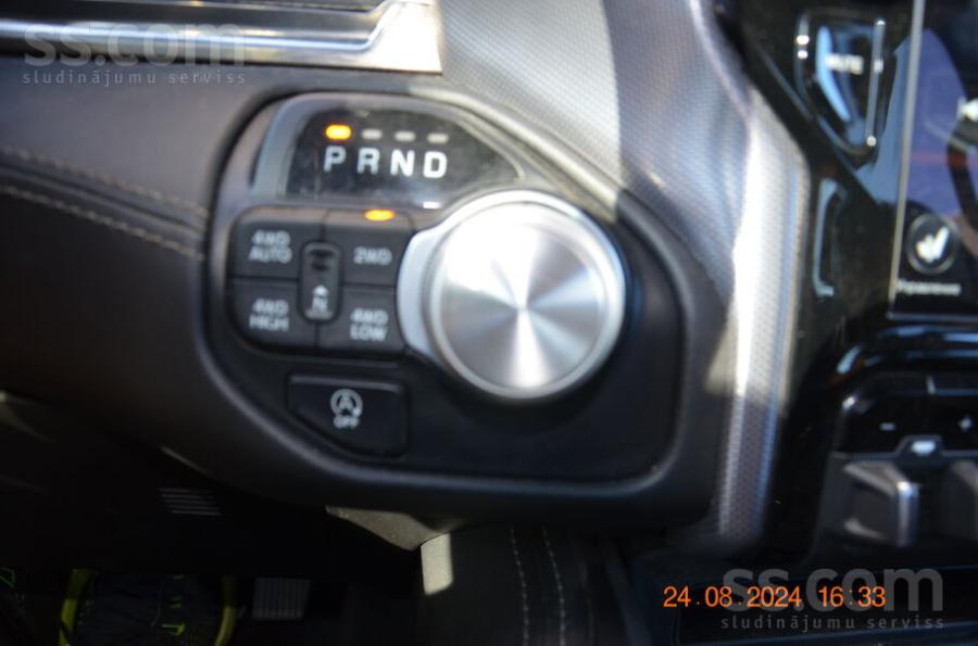 Melns Dodge RAM 2020 Rīga, ar dzinēja tilpumu 5.70 L un nobraukumu 85 tūkst. km par 42000 €, foto 17 vietnē AUTOMOTO.COM.LV