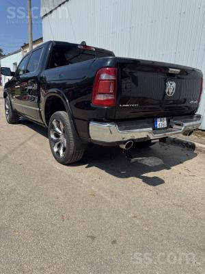 Melns Dodge RAM 2020 Rīga, ar dzinēja tilpumu 5.70 L un nobraukumu 85 tūkst. km par 42000 €, foto 22 vietnē AUTOMOTO.COM.LV