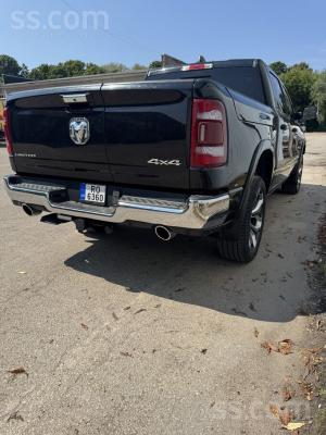 Melns Dodge RAM 2020 Rīga, ar dzinēja tilpumu 5.70 L un nobraukumu 85 tūkst. km par 42000 €, foto 23 vietnē AUTOMOTO.COM.LV
