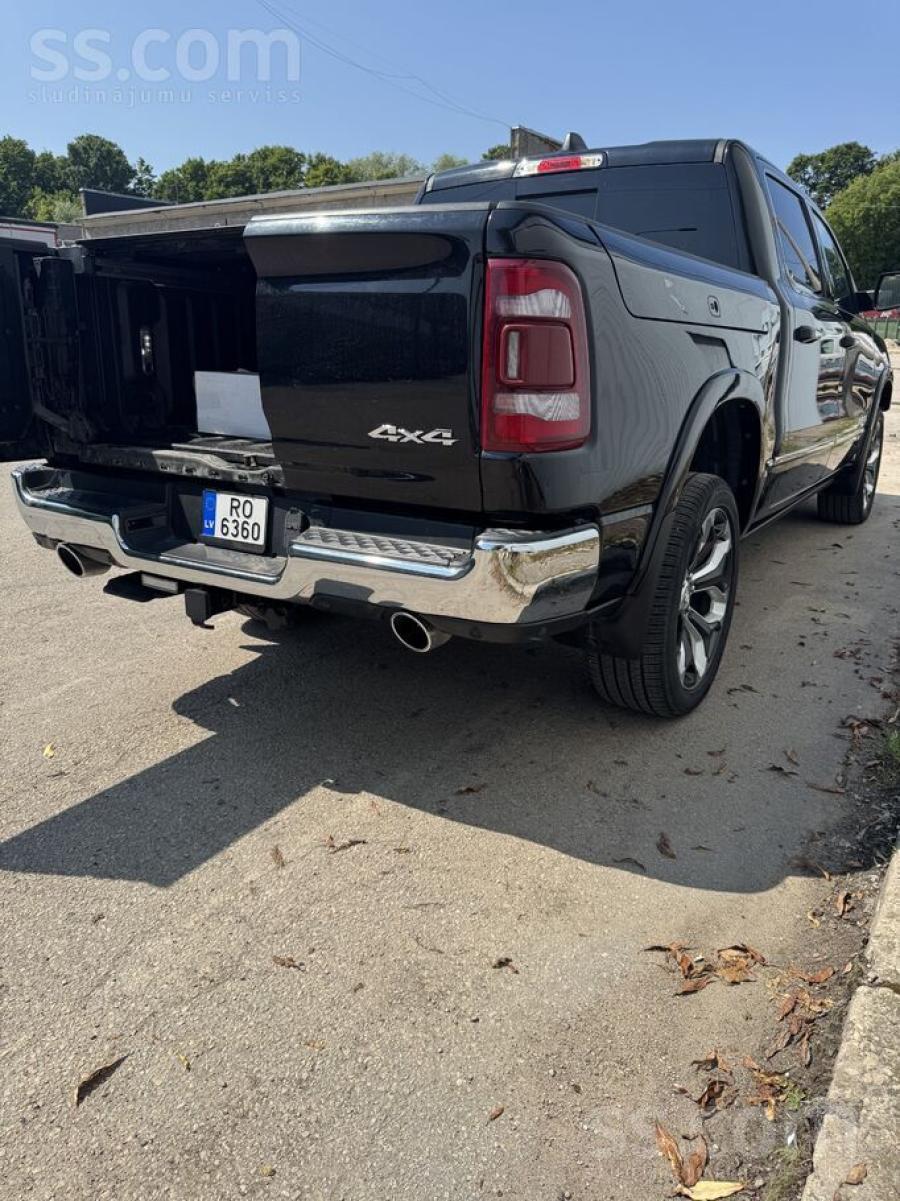 Melns Dodge RAM 2020 Rīga, ar dzinēja tilpumu 5.70 L un nobraukumu 85 tūkst. km par 42000 €, foto 24 vietnē AUTOMOTO.COM.LV