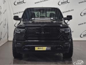 Black Dodge RAM 2021 in Riga, with an engine capacity of 5.70 L and mileage of 142 thousand km for 54900 €, photo 35 on AUTOMOTO.COM.LV