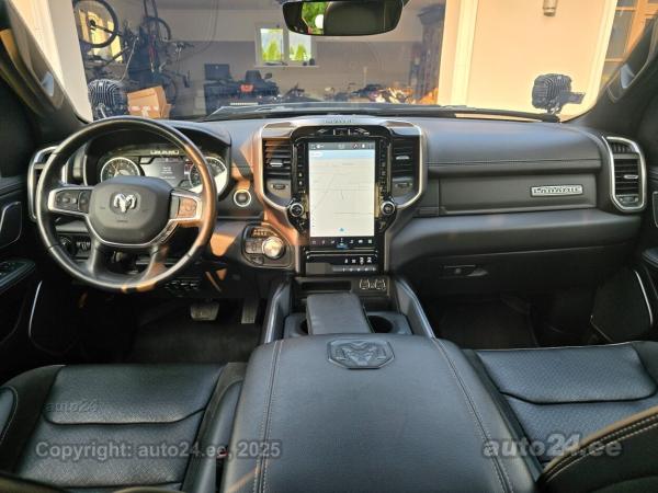 Melns Dodge RAM 2022 Rīga, ar dzinēja tilpumu 0.31 L un nobraukumu 21 tūkst. km par 57100 €, foto 11 vietnē AUTOMOTO.COM.LV