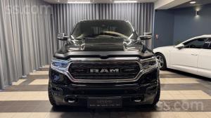 Melns Dodge RAM 2022 Rīga, ar dzinēja tilpumu 5.70 L un nobraukumu 52 tūkst. km par 69990 €, foto 2 vietnē AUTOMOTO.COM.LV