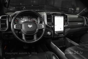 Melns Dodge RAM 2022 Rīga, ar dzinēja tilpumu 3.60 L un nobraukumu 30 tūkst. km par 55500 €, foto 10 vietnē AUTOMOTO.COM.LV