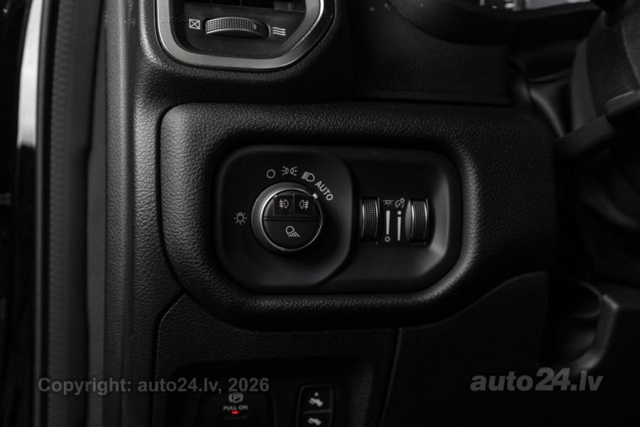 Melns Dodge RAM 2022 Rīga, ar dzinēja tilpumu 3.60 L un nobraukumu 30 tūkst. km par 55500 €, foto 18 vietnē AUTOMOTO.COM.LV