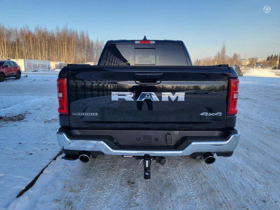 Black Dodge RAM 2025 in Siauliai, with an engine capacity of 3.00 L and mileage of 4 thousand km for 60440 €, photo 6 on AUTOMOTO.COM.LV