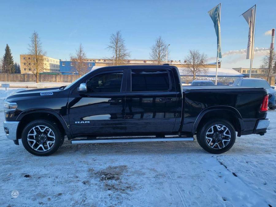 Black Dodge RAM 2025 in Siauliai, with an engine capacity of 3.00 L and mileage of 4 thousand km for 60440 €, photo 22 on AUTOMOTO.COM.LV