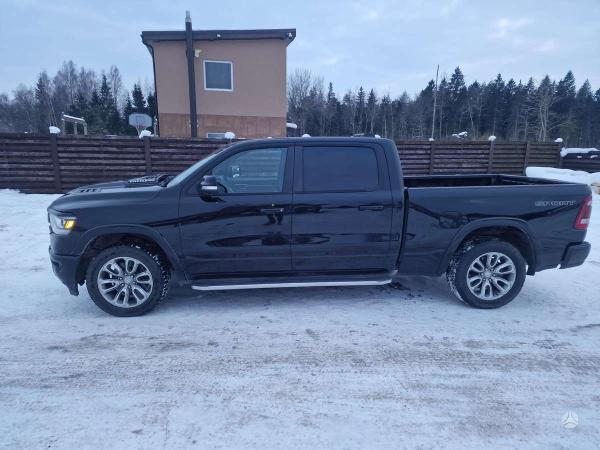 Black Dodge RAM 2019 in Plunge, with an engine capacity of 0.00 L and mileage of 284 thousand km for 18700 €, photo 1 on AUTOMOTO.COM.LV