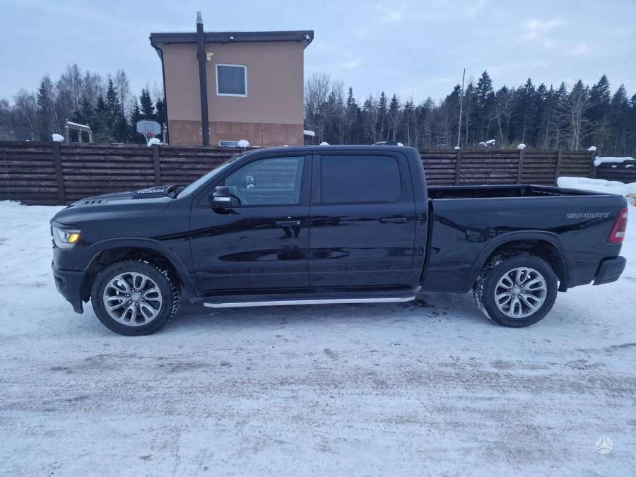 Black Dodge RAM 2019 in Plunge, with an engine capacity of 0.00 L and mileage of 284 thousand km for 18700 €, photo 1 on AUTOMOTO.COM.LV