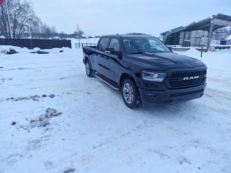 Black Dodge RAM 2019 in Plunge, with an engine capacity of 0.00 L and mileage of 284 thousand km for 18700 €, photo 4 on AUTOMOTO.COM.LV