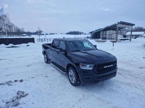Black Dodge RAM 2019 in Plunge, with an engine capacity of 0.00 L and mileage of 284 thousand km for 18700 €, photo 9 on AUTOMOTO.COM.LV