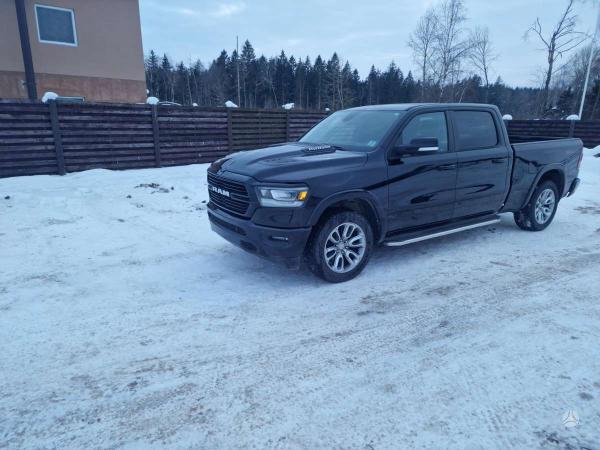 Black Dodge RAM 2019 in Plunge, with an engine capacity of 0.00 L and mileage of 284 thousand km for 18700 €, photo 10 on AUTOMOTO.COM.LV