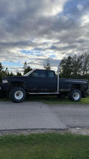 Melns Dodge RAM 1996 Pasvalys, ar dzinēja tilpumu 8.00 L un nobraukumu 354 tūkst. km par 8000 €, foto 3 vietnē AUTOMOTO.COM.LV