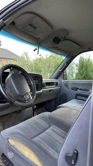 Melns Dodge RAM 1996 Pasvalys, ar dzinēja tilpumu 8.00 L un nobraukumu 354 tūkst. km par 8000 €, foto 7 vietnē AUTOMOTO.COM.LV
