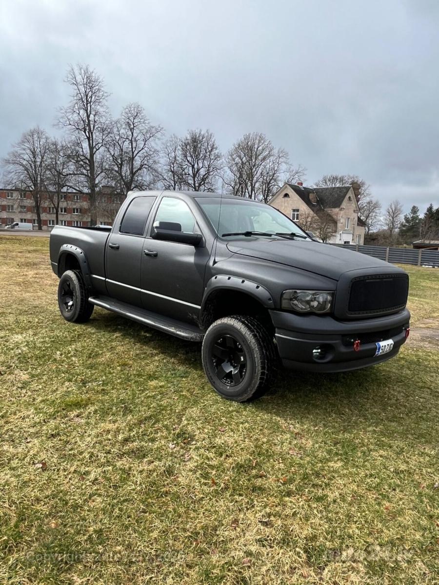 Black Dodge RAM 2002 in Valga, with an engine capacity of 4.70 L and mileage of 0 thousand km for 7000 €, photo 1 on AUTOMOTO.COM.LV