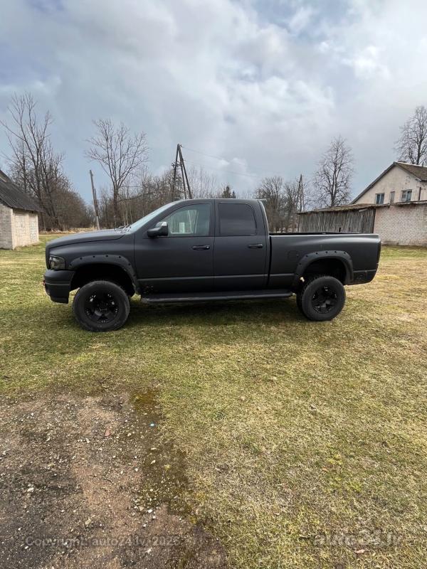 Black Dodge RAM 2002 in Valga, with an engine capacity of 4.70 L and mileage of 0 thousand km for 7000 €, photo 6 on AUTOMOTO.COM.LV