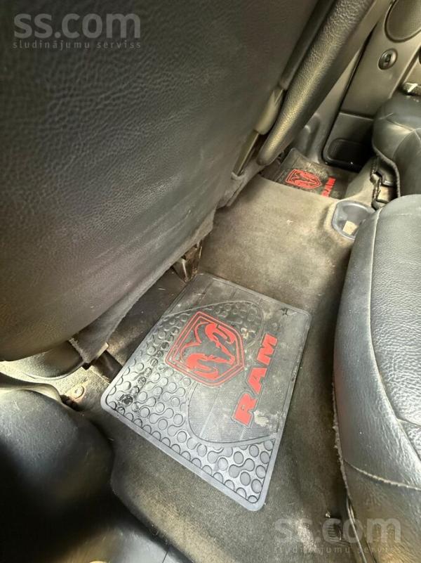 Melns Dodge RAM 2002 Rīga, ar dzinēja tilpumu 4.70 L un nobraukumu 250 tūkst. km par 8995 €, foto 9 vietnē AUTOMOTO.COM.LV