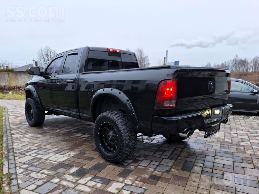 Melns Dodge RAM 2010 Jelgava, ar dzinēja tilpumu 5.70 L un nobraukumu 189 tūkst. km par 12950 €, foto 4 vietnē AUTOMOTO.COM.LV