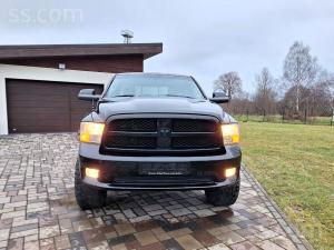 Melns Dodge RAM 2010 Jelgava, ar dzinēja tilpumu 5.70 L un nobraukumu 189 tūkst. km par 12950 €, foto 7 vietnē AUTOMOTO.COM.LV