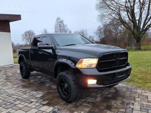 Black Dodge RAM 2010 in Jelgava, with an engine capacity of 5.70 L and mileage of 189 thousand km for 12950 €, photo  on AUTOMOTO.COM.LV