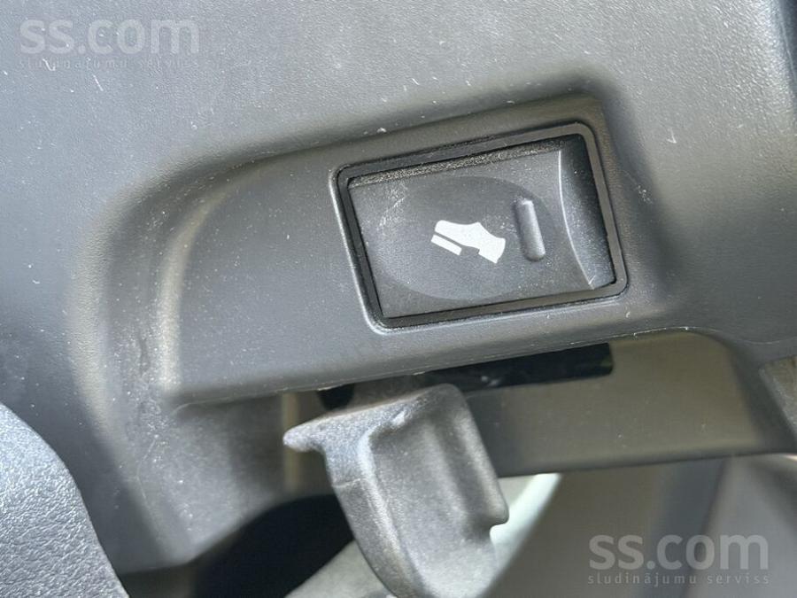 Melns Dodge RAM 2011 Rīga, ar dzinēja tilpumu 5.70 L un nobraukumu 231 tūkst. km par 17000 €, foto 9 vietnē AUTOMOTO.COM.LV