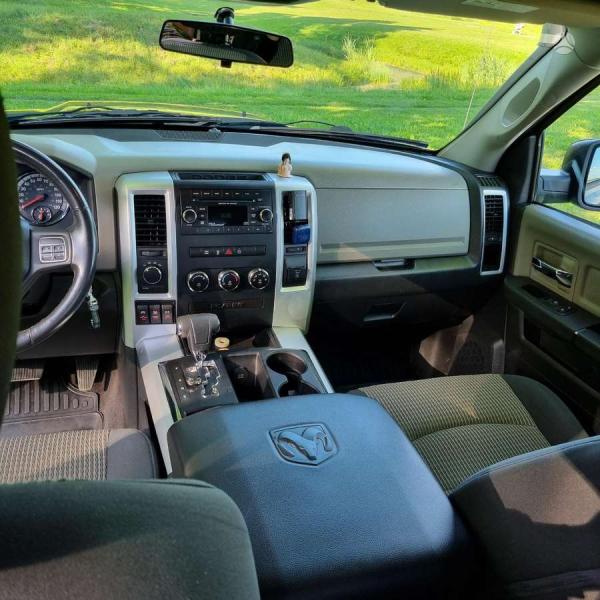 Melns Dodge RAM 2012 Rietavas, ar dzinēja tilpumu 5.65 L un nobraukumu 220 tūkst. km par 23900 €, foto 11 vietnē AUTOMOTO.COM.LV