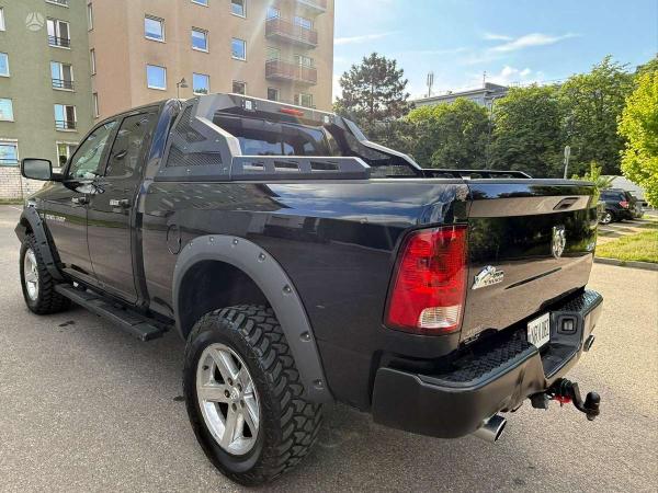 Black Dodge RAM 2012 in Vilnius, with an engine capacity of 5.70 L and mileage of 226 thousand km for 14900 €, photo 4 on AUTOMOTO.COM.LV