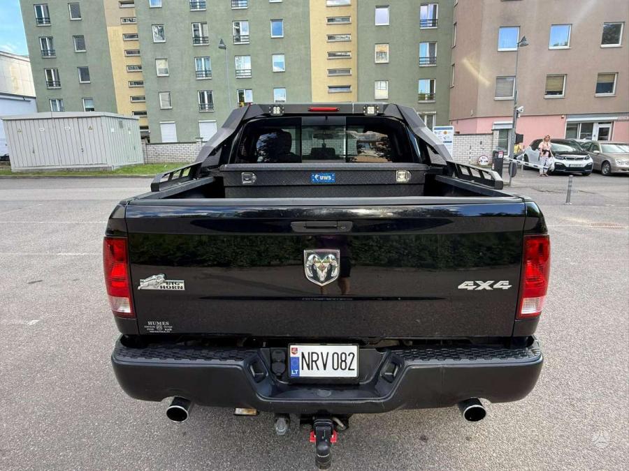 Black Dodge RAM 2012 in Vilnius, with an engine capacity of 5.70 L and mileage of 226 thousand km for 14900 €, photo 7 on AUTOMOTO.COM.LV