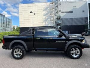 Black Dodge RAM 2012 in Vilnius, with an engine capacity of 5.70 L and mileage of 226 thousand km for 14900 €, photo 8 on AUTOMOTO.COM.LV